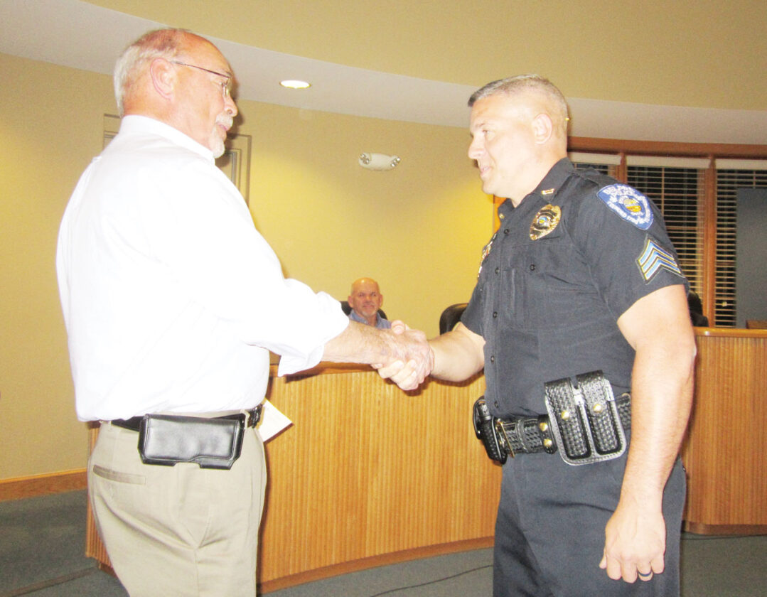 Lorentz swears in interim Belpre police chief | News, Sports, Jobs ...